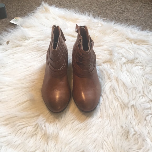 Clarks | Shoes | Clarks Brown Leather Ankle Boots Size 6 | Poshmark